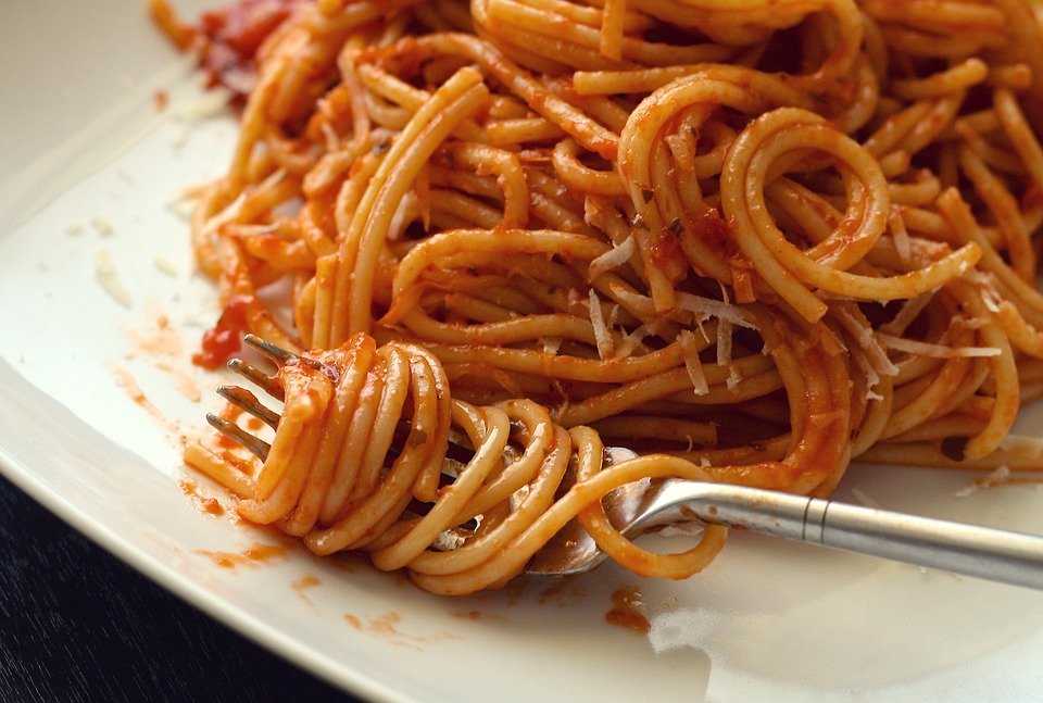 Spaghetti al ragù, un'idea per un pranzo tradizionale - itFrancofonte