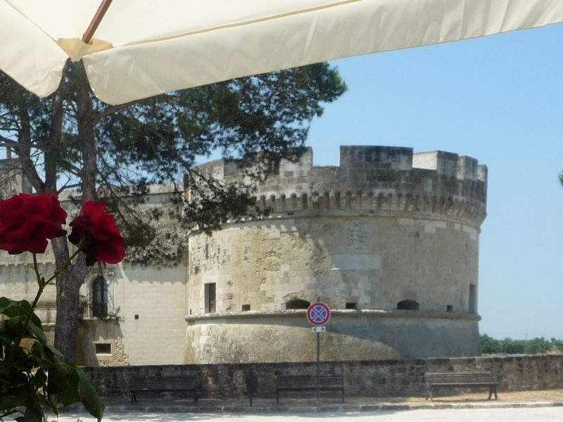 Castello di Acaya: storia, architettura e quando visitarlo - itLecce