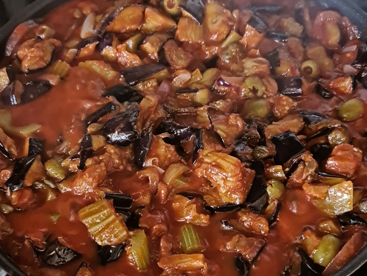 Caponata alla palermitana: un viaggio nei sapori siciliani - itPalermo