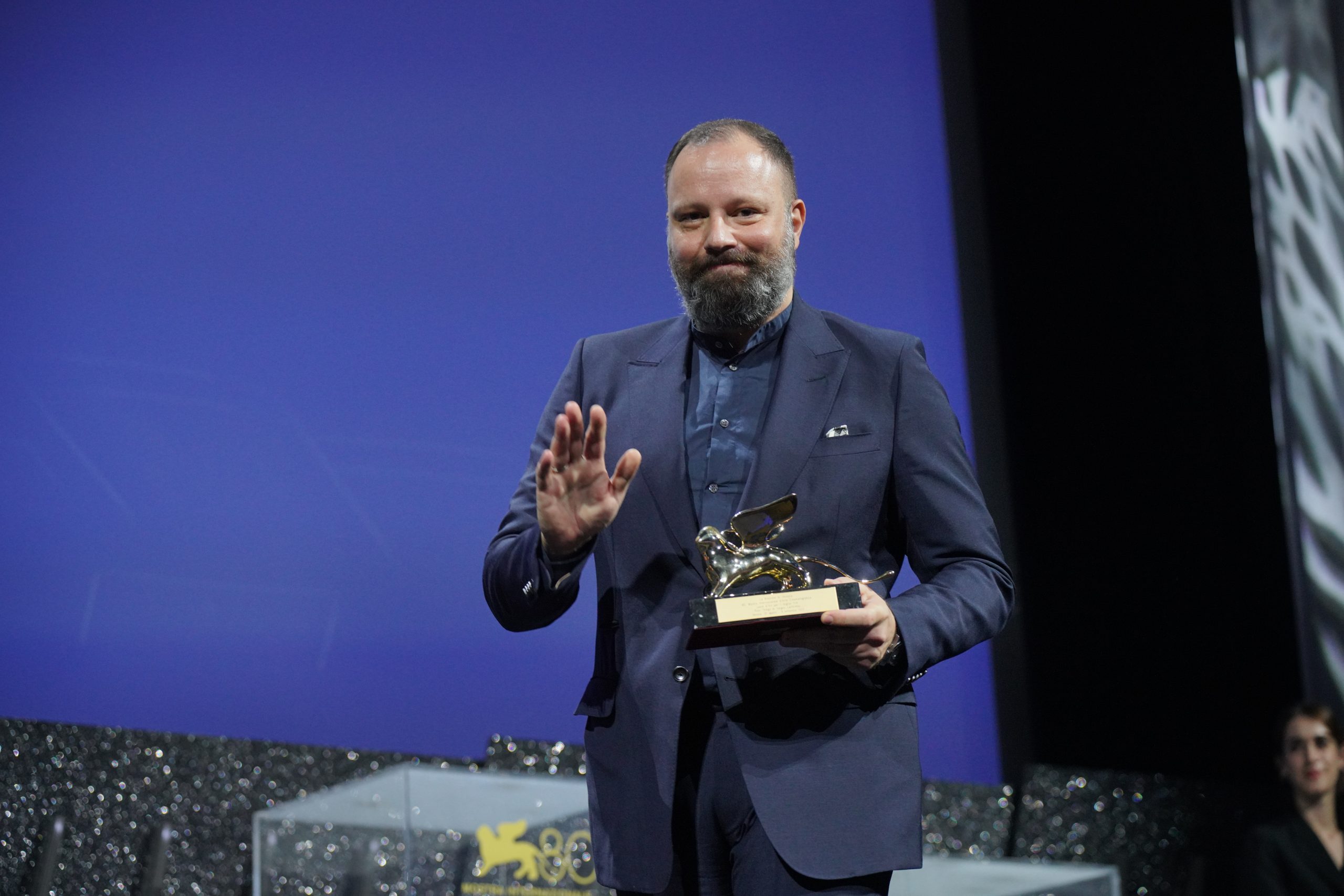 Venezia 80: Leone d'Oro al film Poor Things, due premi all'italiano Io ...